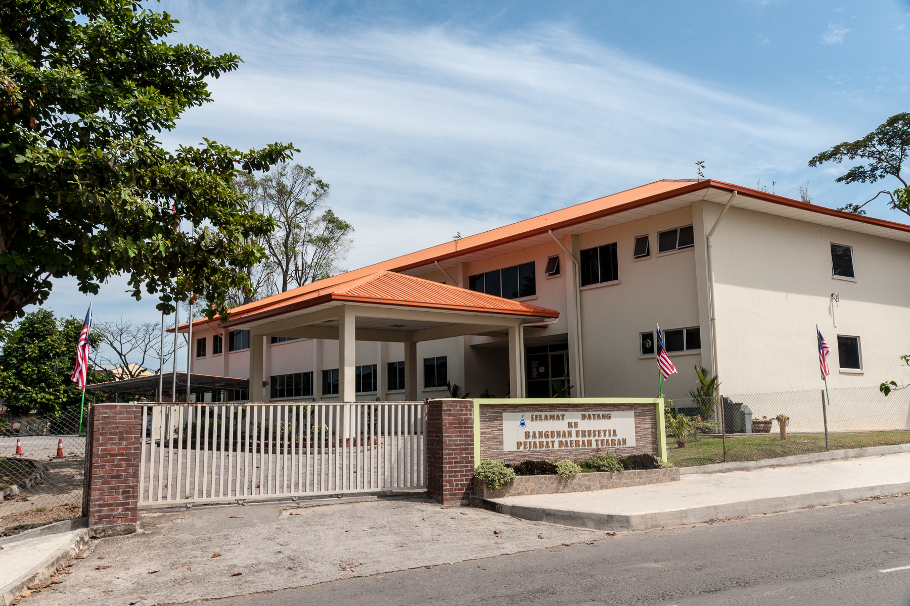 PEJABAT DAERAH TUARAN