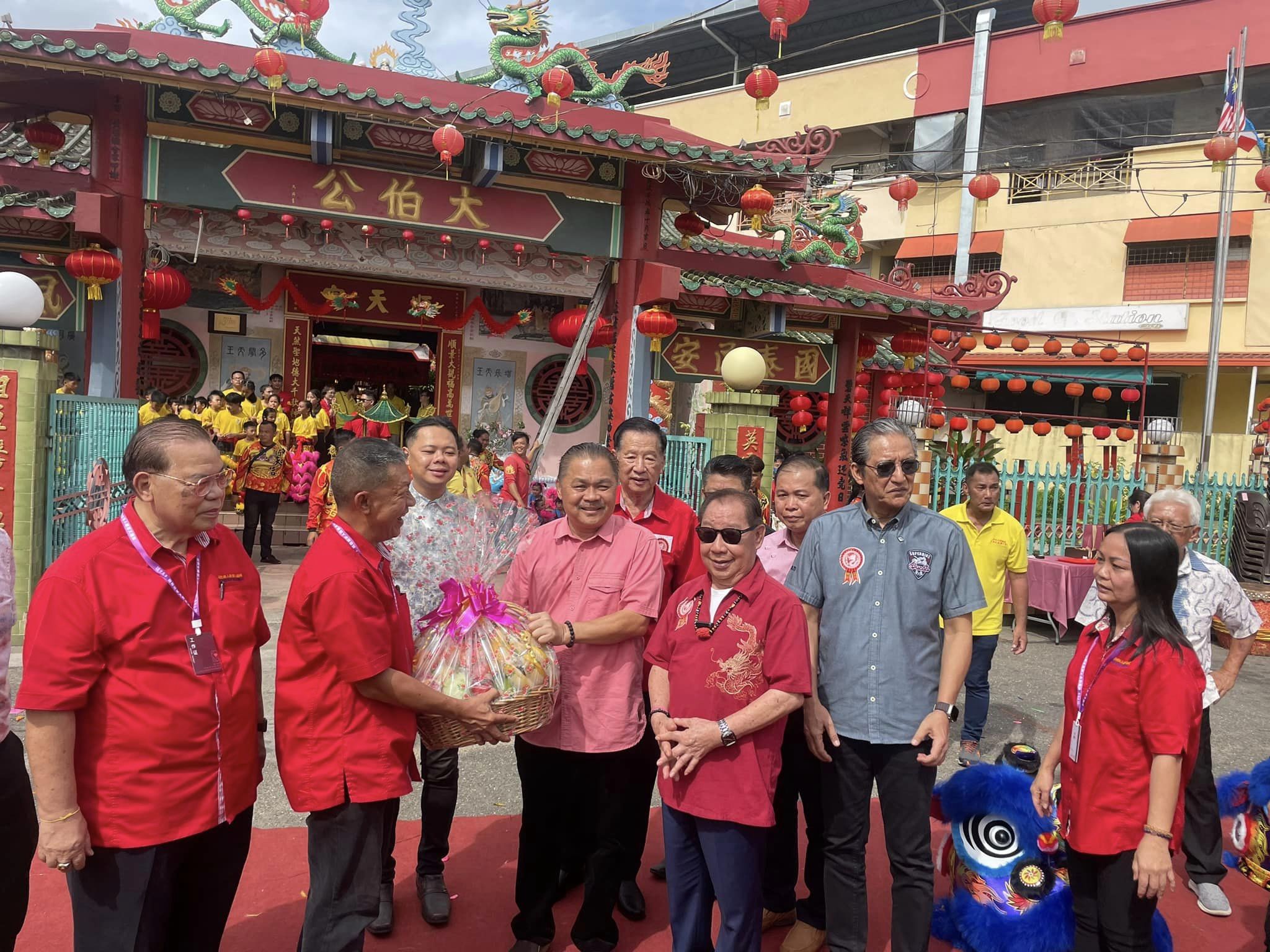 PEJABAT DAERAH KENINGAU